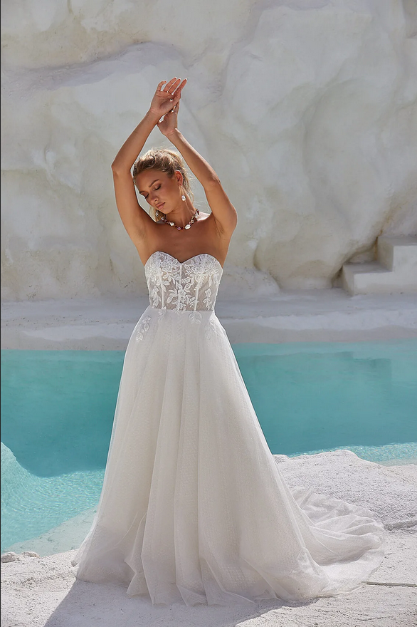 Tania Olsen Lake | Melissa E Bridal